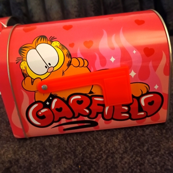 Garfield | Other | Garfield Pink Valentines Day Card Mailbox | Poshmark